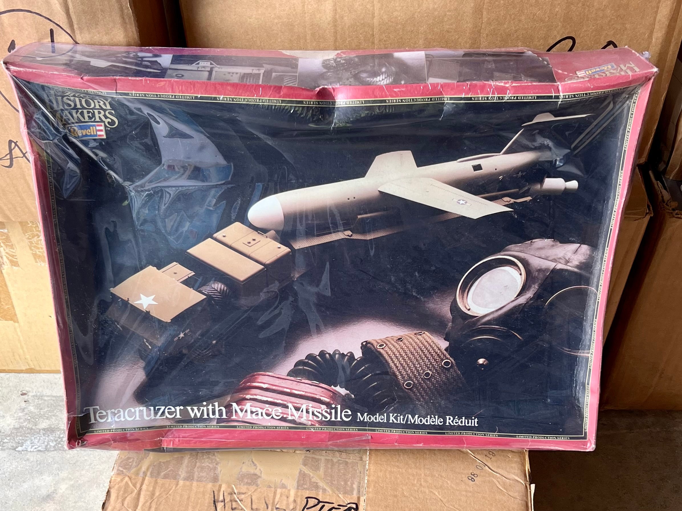 Revell Model Kit 8628 1:32 Scale Teracruzer with Mace Missile ...